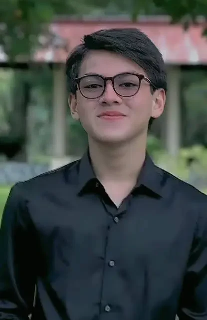 Age & Career Of Rey Bong Waploaded